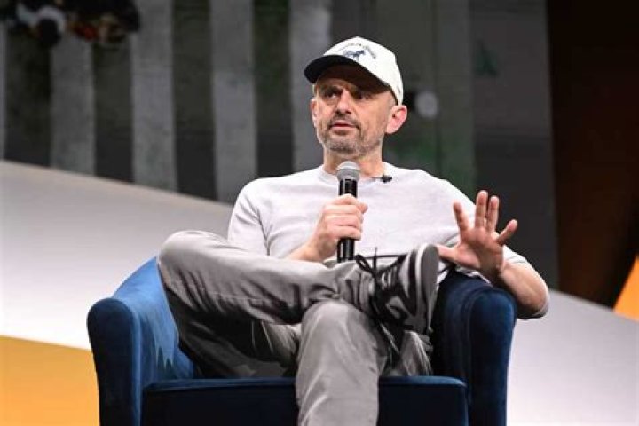 Gary Vee and Mona Vand Age Gap Is He Divorcing Wife Lizzie Vaynerchuk ...